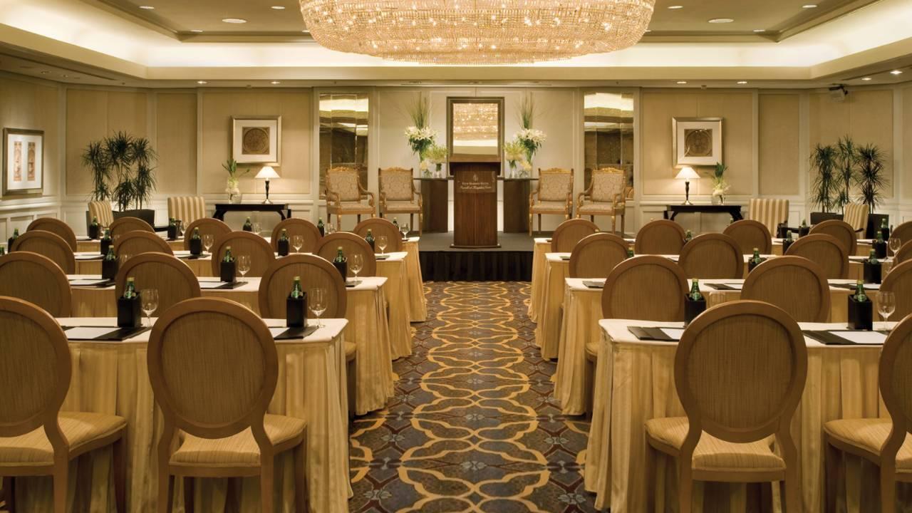 Four Seasons Hotel Riyadh At Kingdom Center, Riyadh, Saudi Arabia ...